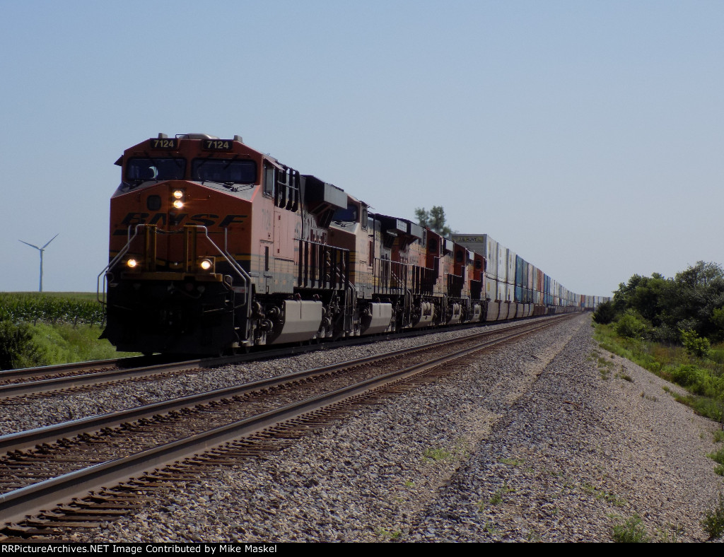 BNSF 7124